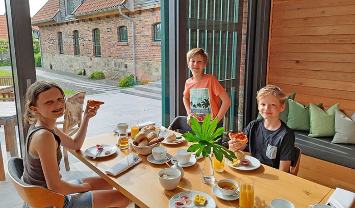 Yard Boarding Hotel